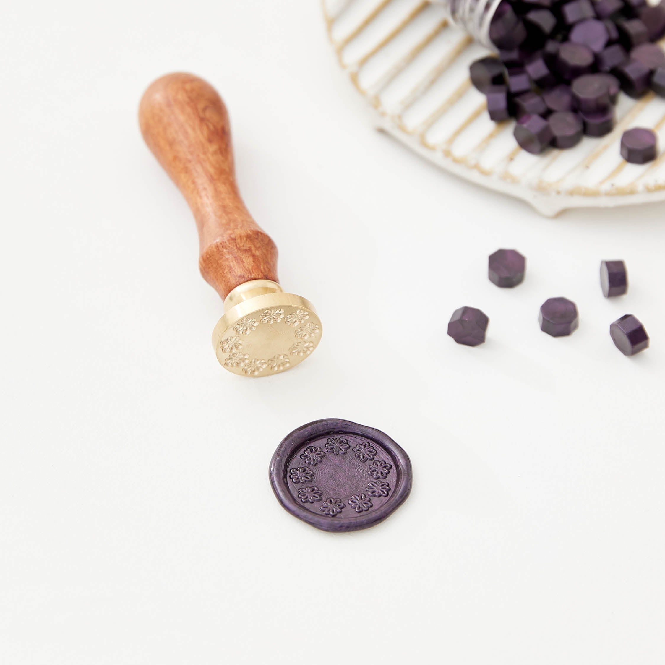 Wax Seal Stamp - Daisy Wreath – Sea and Paper Creative Studio